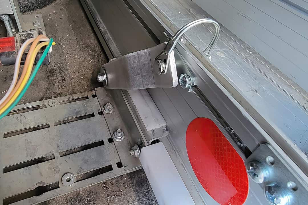 SmartBoxx Tailgate Stop System - TRUCKBOSS Decks